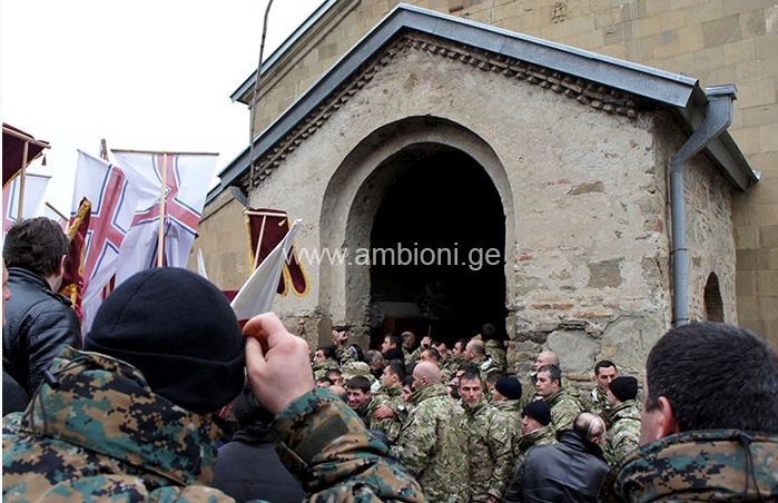 Ο Άγιος Γέροντας Γαβριήλ ο δια Χριστόν σαλός (1929-1995) η εκταφή ενός ...