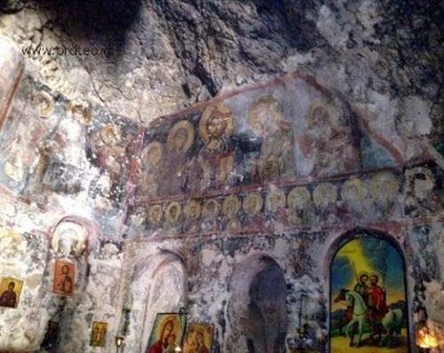 Ο Βραχώδης Ναός των Αγίων Θεοδώρων στη περιοχή Πόταμου Αλεξανδρούπολης ...