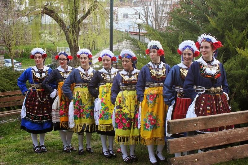 Οι «Λαζαρίνες» που τραγουδούν τα «Κάλαντα του Λαζάρου» | Διακόνημα