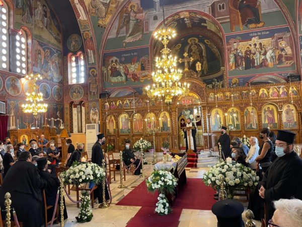 Το «ύστατο χαίρε» στον μακαριστό Μητροπολίτη Περιστερίου κυρό Κλήμη ...