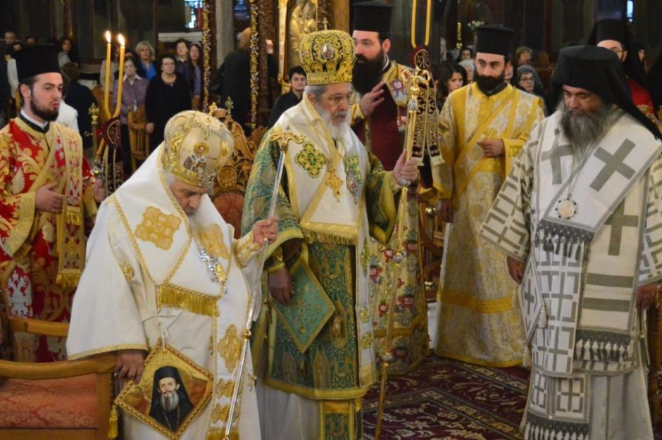 Αρχιερατικό Συλλείτουργο στην Έδεσσα για την ανακομιδή του ιερού ...
